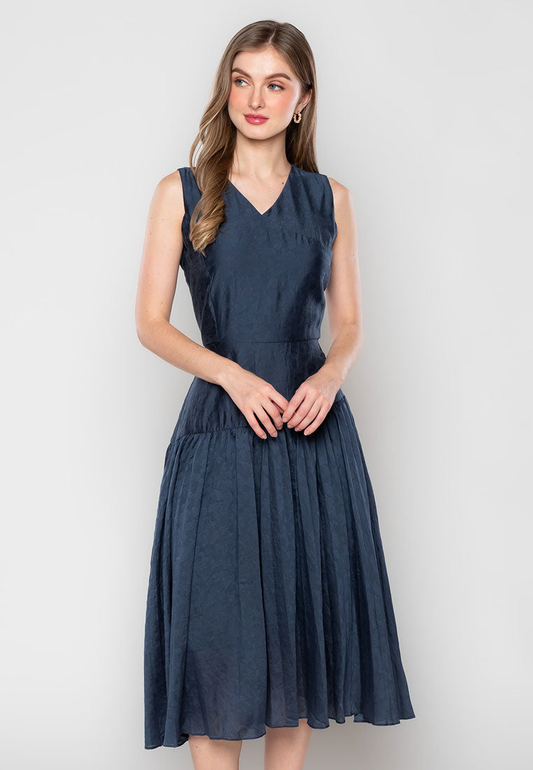 Chandani Sleeveless Dress with Electric Pleats – Paperdolls