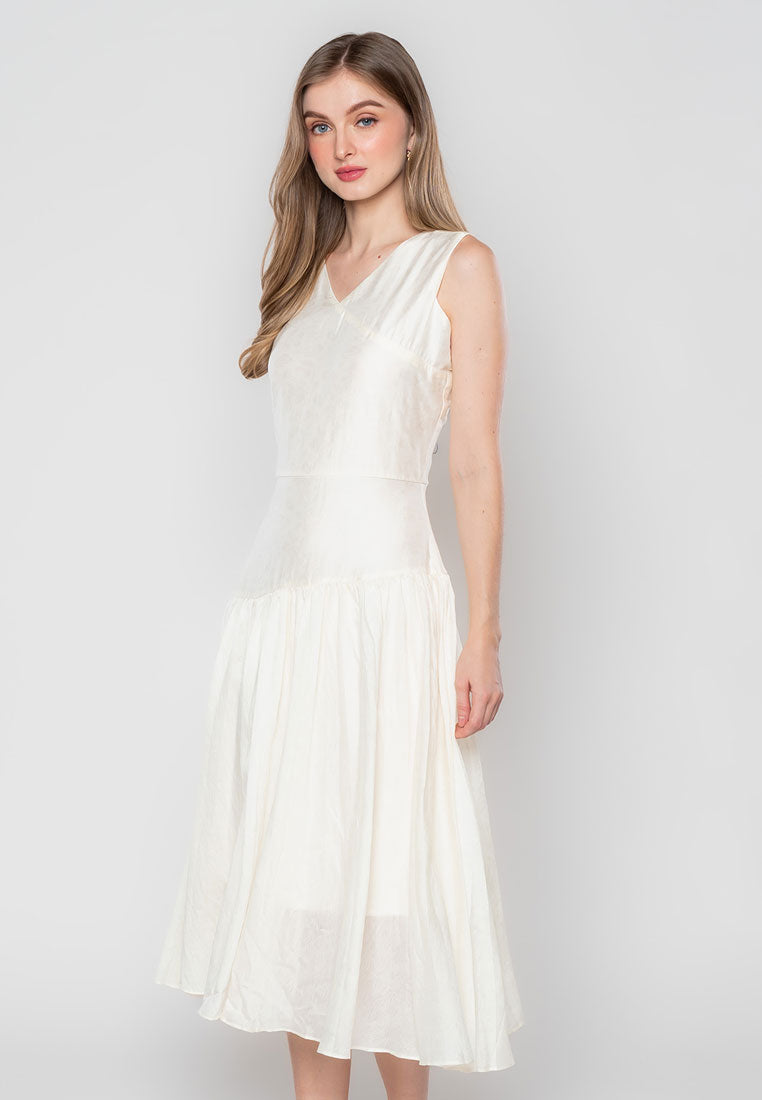 Chandani Sleeveless Dress with Electric Pleats – Paperdolls
