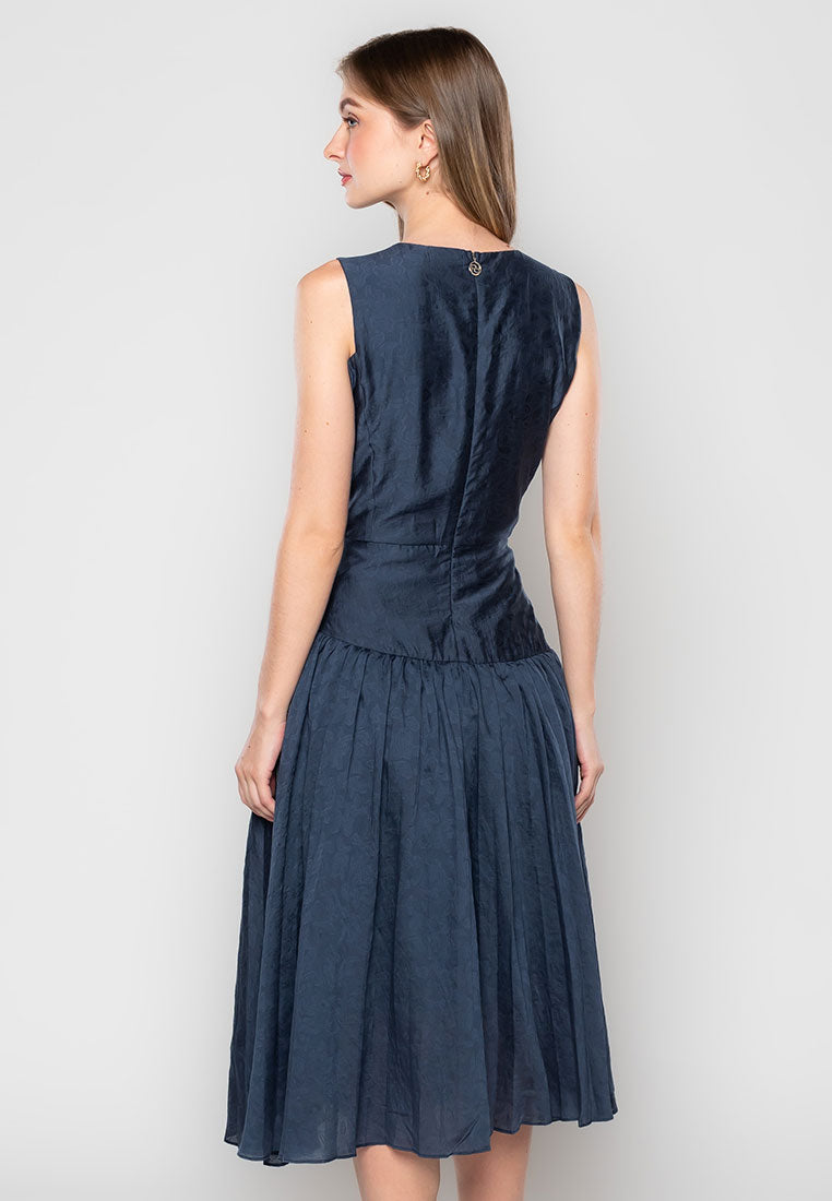 Chandani Sleeveless Dress with Electric Pleats – Paperdolls