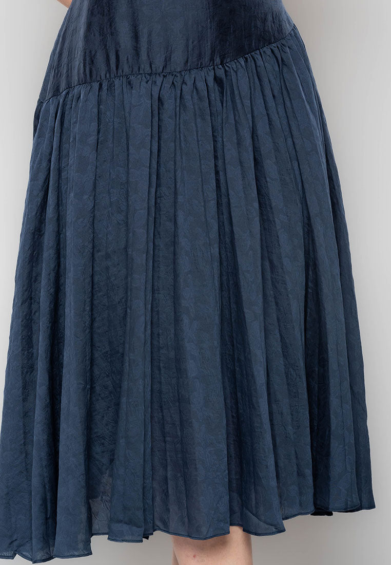 Chandani Sleeveless Dress with Electric Pleats – Paperdolls